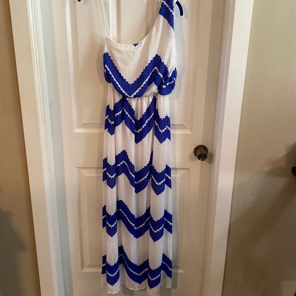 Jodi Kristopher | Dresses | Jodi Kristopher Small Chevon Print Maxi ...